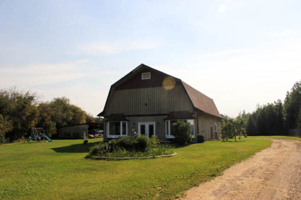 The Modern Barn Home Tour - Lindi & Russ