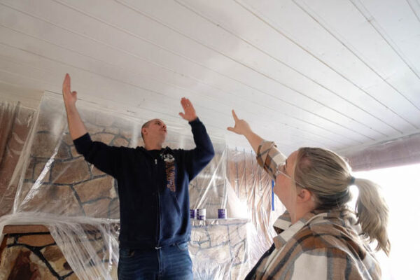 Tips for how to Paint a Unpainted Wood Ceiling White - Lindi & Russ
